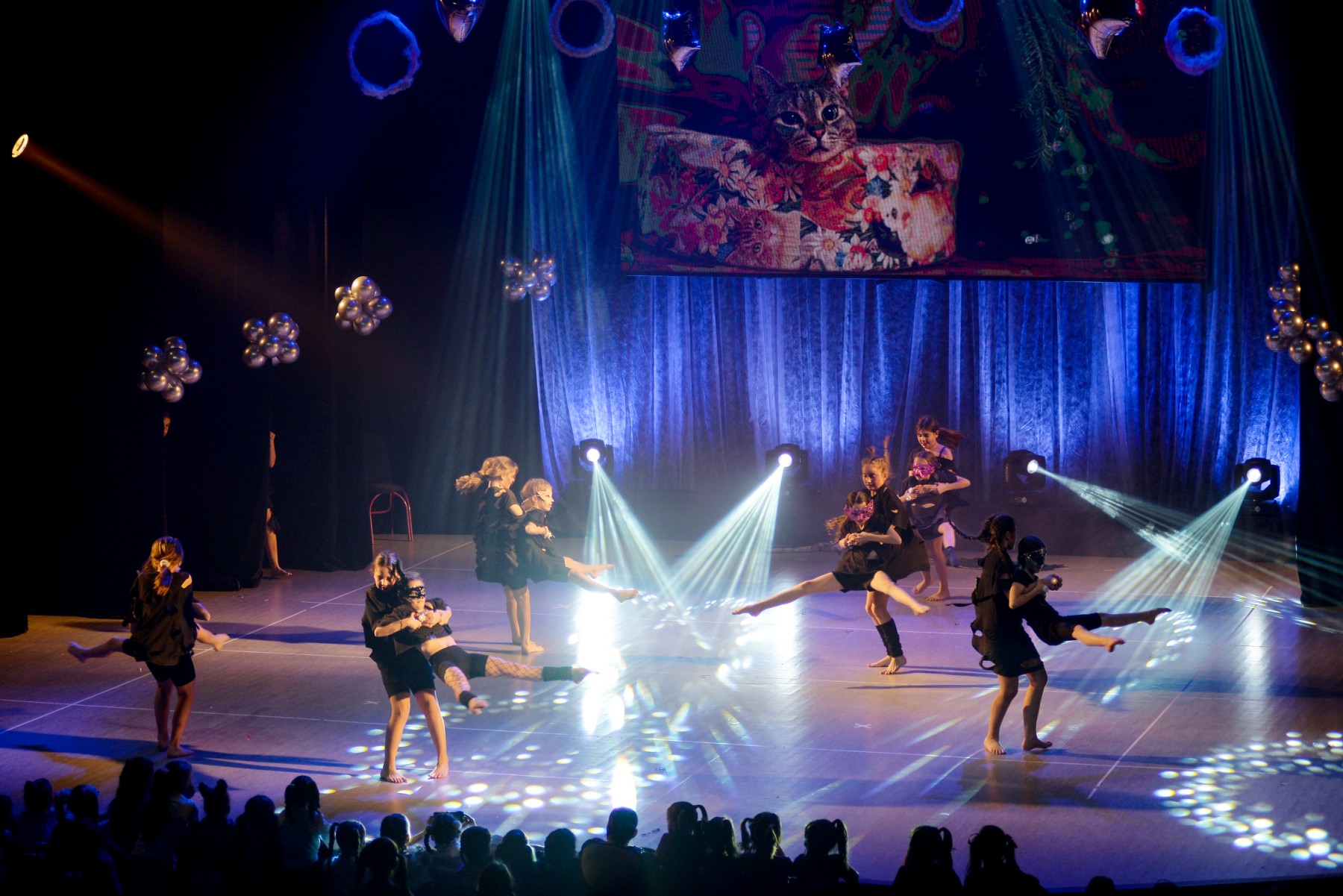 Naslovna - Star Dance studio